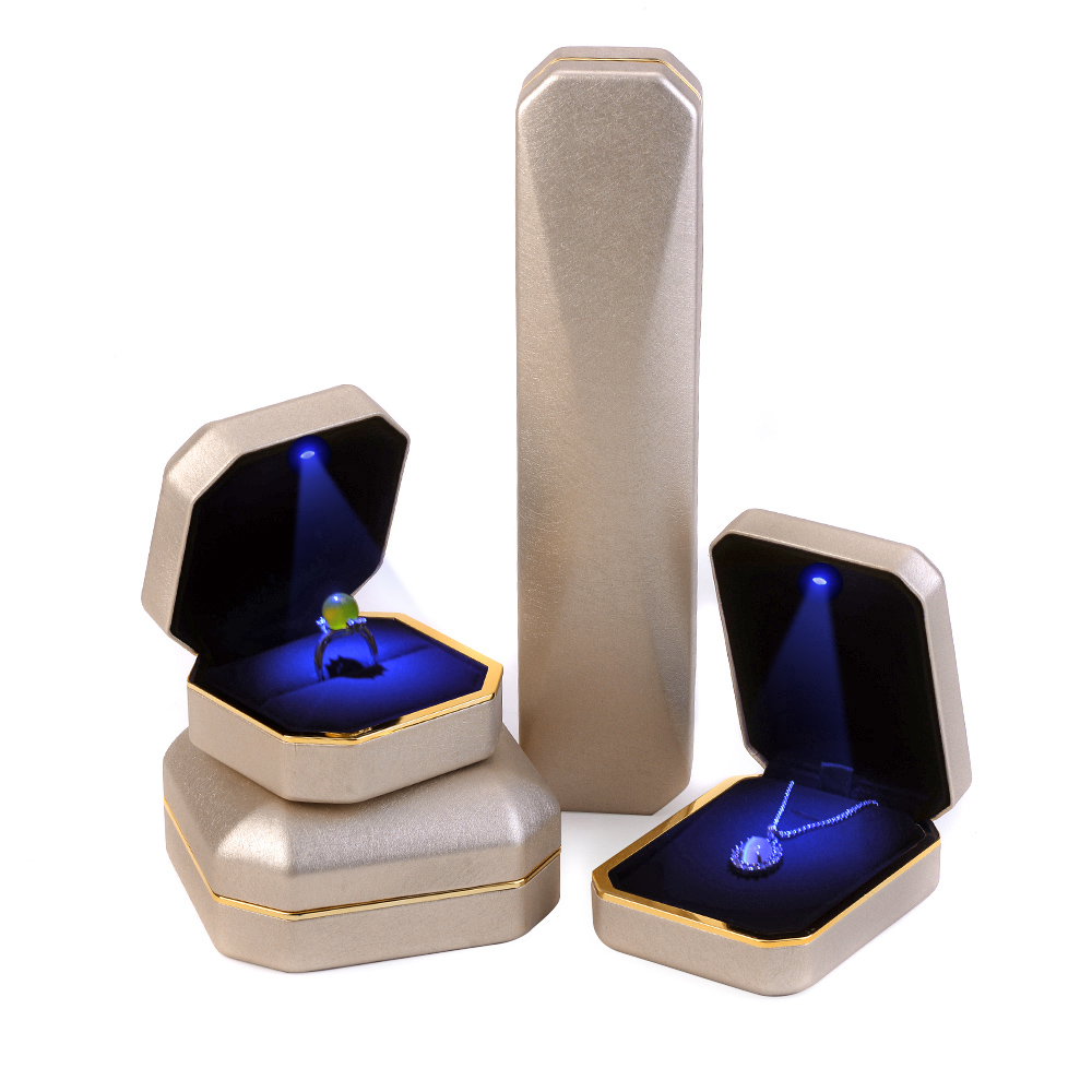 1330 Jewelry LED box set - Seismo Oy - Innovative packaging design